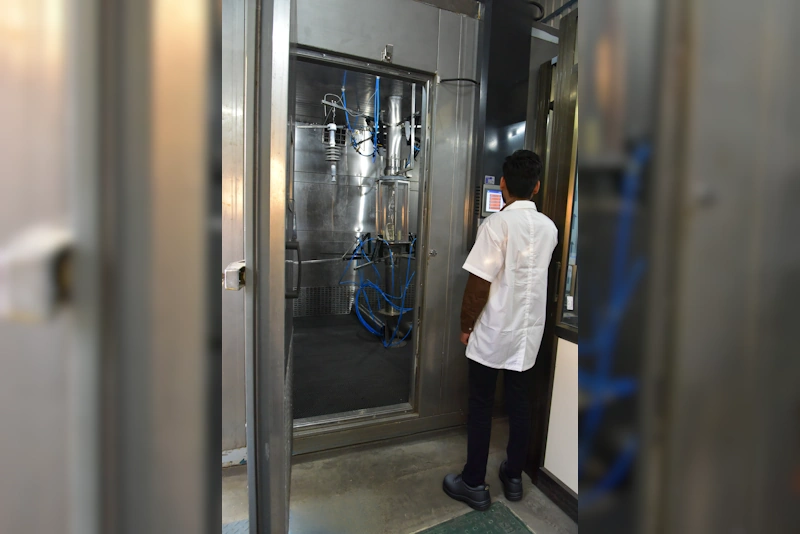 Insulator Laboratory - Electrical Research and Development Association